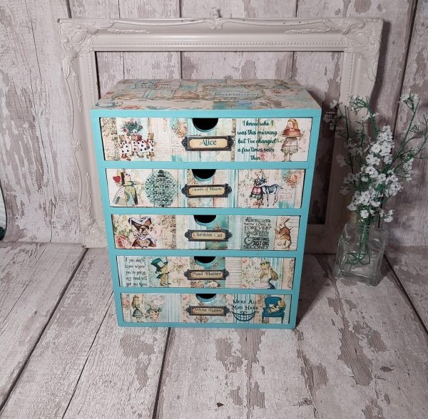Alice in Wonderland mini wooden drawers. 5 draw chest with Mad hatter ...