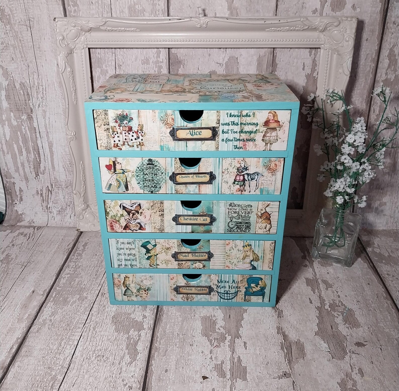 Alice in Wonderland mini wooden drawers. 5 draw chest with Mad hatter ...